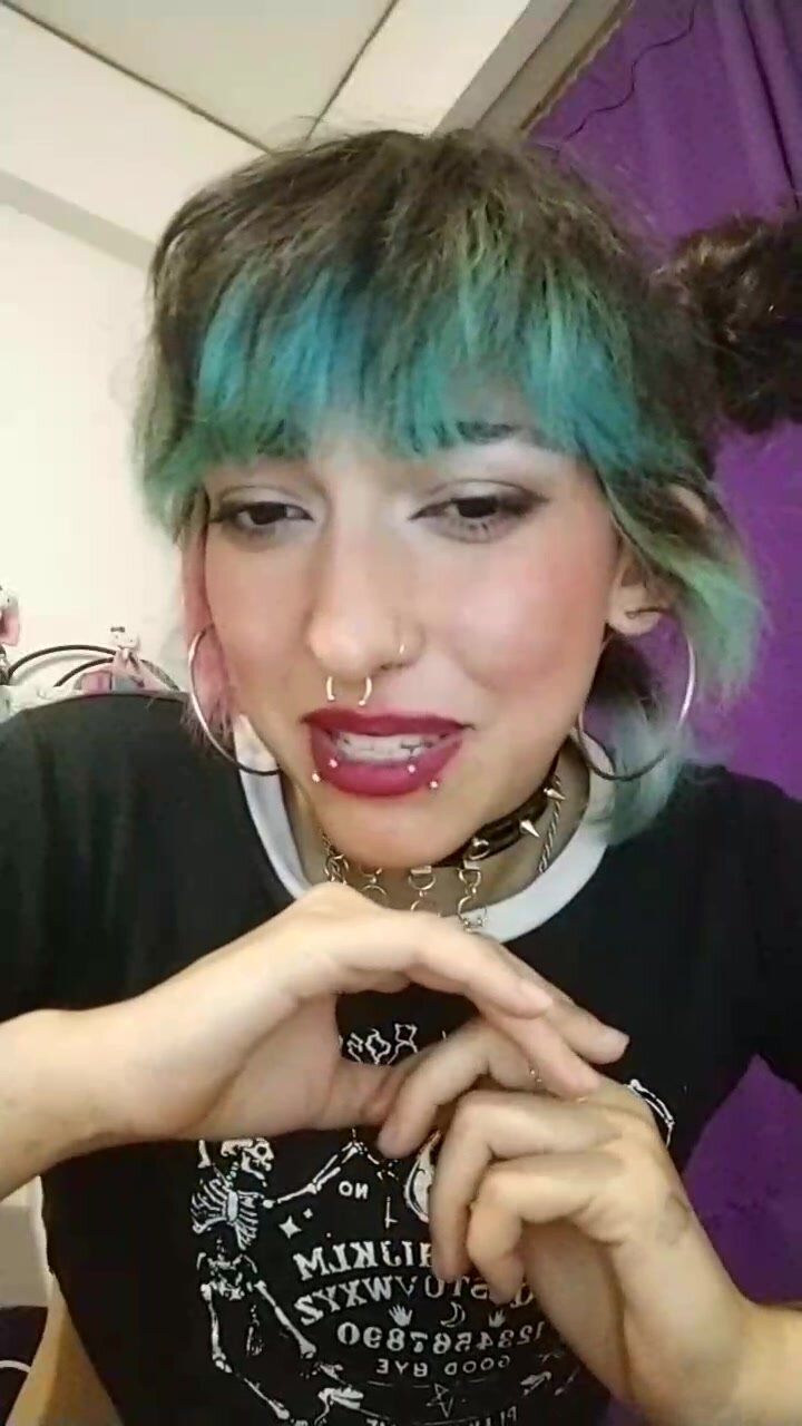 Kitten042020 2021 11 11 1039 Cam Video Cam4 Horny Camgirl Feeds Her Hugrny Pussy With New