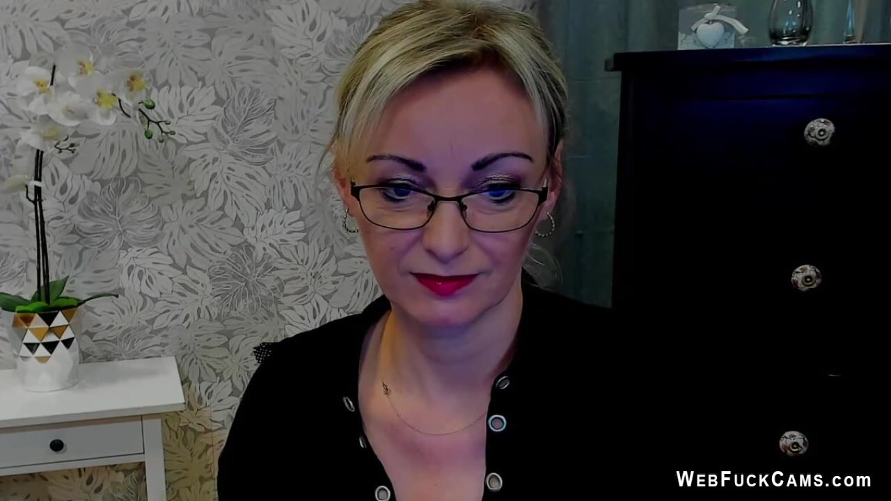 Busty German Milf Posing And Flashing Breasts On Webcam