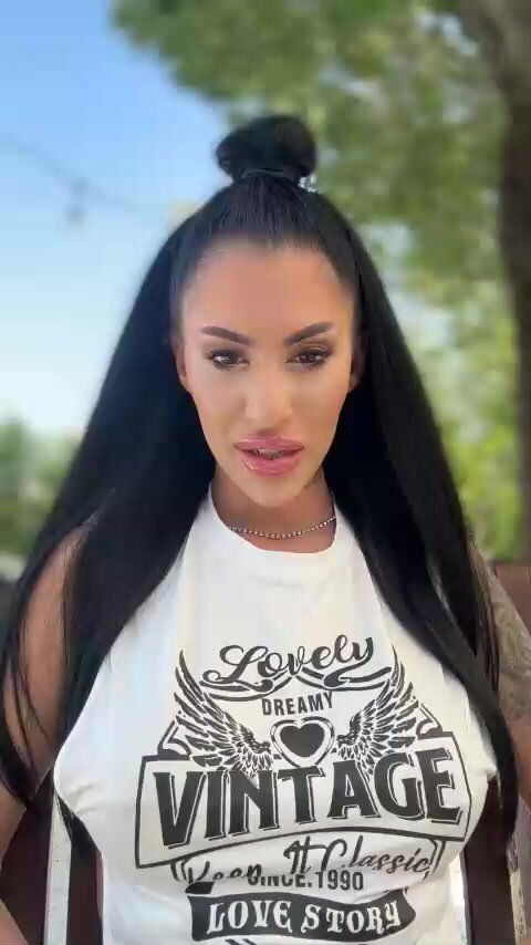 Elliekay 2024 06 03 1420 Webcam Video
